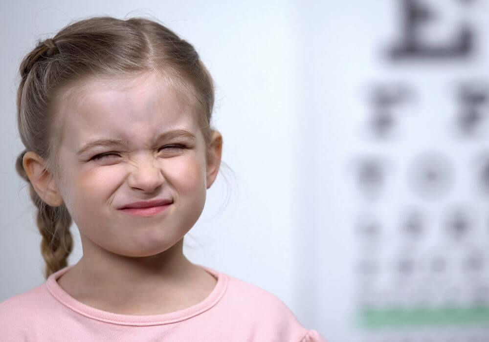 Everything You Need To Know About Blurred Vision | AVIS - Razavi Hospital