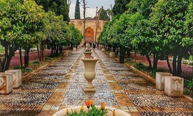 Shiraz Travel Guide | AVIS - Razavi Hospital